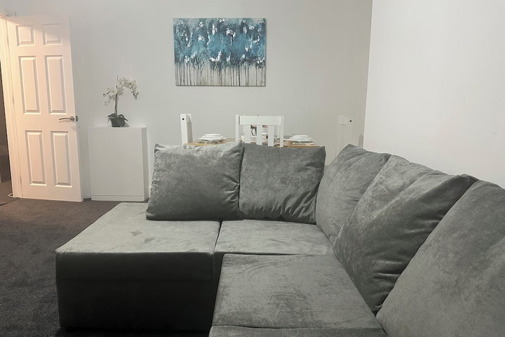 Cosy & Stylish 2 Bedroom G/f Flat In Prime Location - Dartford