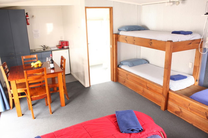 Self-contained Cabin In A Prime Waterfront Location On Lake Rotoiti - Bay of Plenty