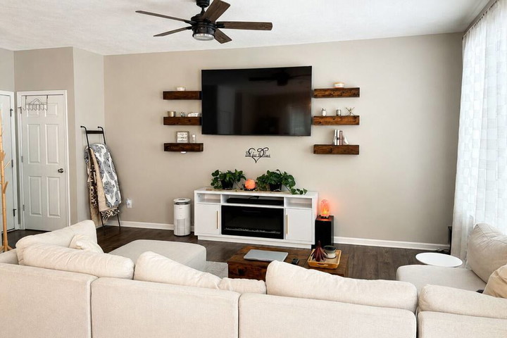 Modern Woodland Retreat - Special Rates June 26 - July 5! - Albion, MI