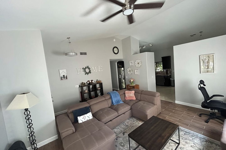 Family Home In Glendale/peoria Close To Everything On A Quiet Cul-de-sac. - Glendale, AZ