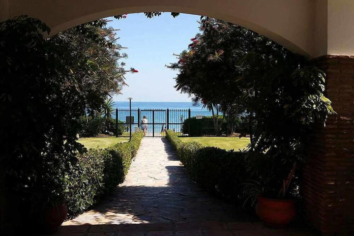 Appartement 6 Personnes Bord De Mer. Vues Jardins - Estepona