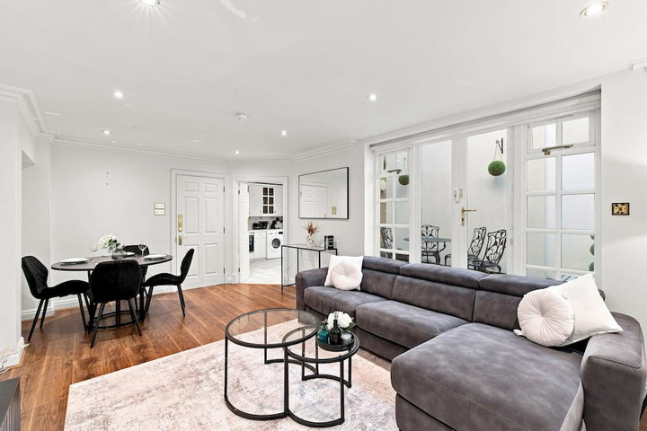 Victorian 2b Flat With Patio Next To Harrods - Bloomsbury