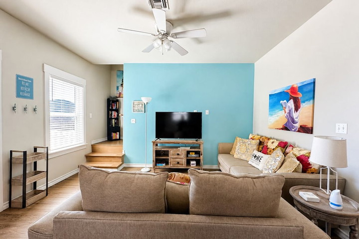 3 Bedroom 2 Bath Cottage - Pet Friendly - Community Pool - Rockport, TX