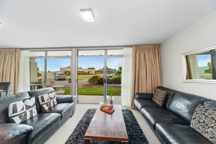 300 Lake Terrace - New Zealand