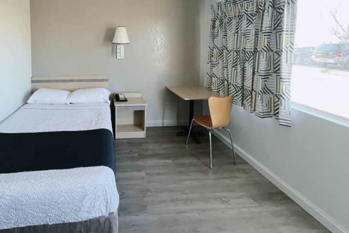 1 Queen Bed | Non-smoking - Holbrook, AZ