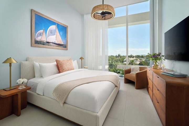Luxurious Waterfront Room W/ Spacious Balcony + Marina View - Fort Lauderdale