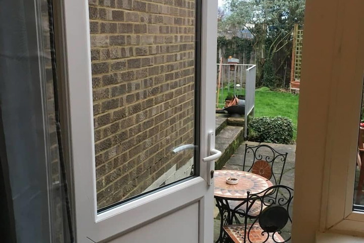 Stunning Studio Apartment - Surbiton
