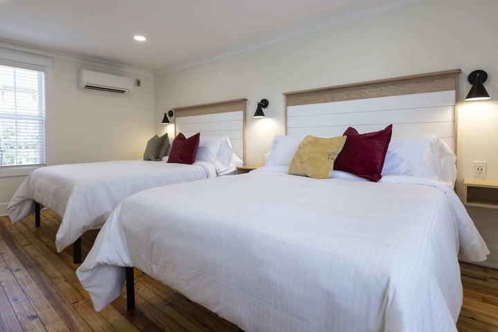 Cape Henry Full Suite Inn At Old Beach - Virginia Beach, VA
