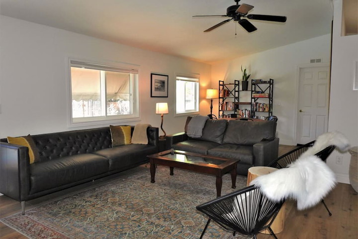 Unique Property: Pool, Hot Tub, Gardens, Koi Ponds, Game Building! - Sonora, CA
