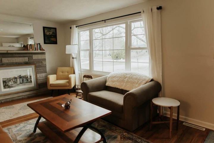 Sleeps 8 | Pet Friendly | Bloomington Bliss - Bloomington, IN