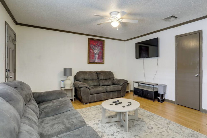 Walk To Lsu Campus & Bars! Condo W/ Community Pool - Baton Rouge, LA