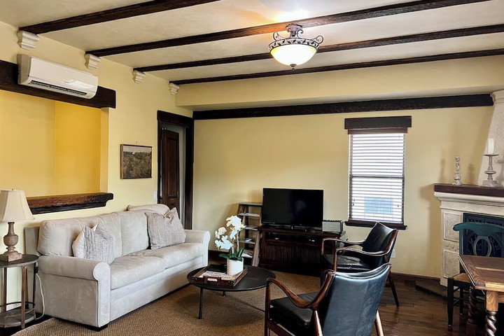 Elegant Penthouse  2 Blocks From Sonoma Plaza. - Yountville, CA