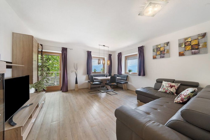 Holiday Home 'Villa Reny' With Mountain View, Private Terrace And Wi-fi - Lana
