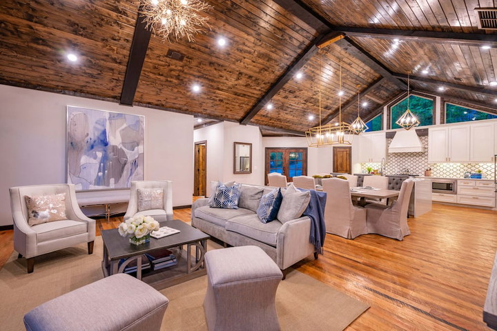 Serengeti Features Three King Master Suites And Bunk Room Bordering National Forest - Broken Bow, OK