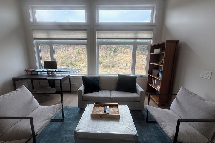 Family Friendly Black Mountain Retreat - 40 Mins To Big White - Kelowna