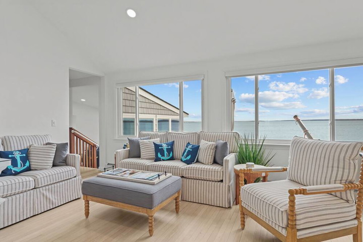 Luxury Seaside Retreat - Warwick, RI