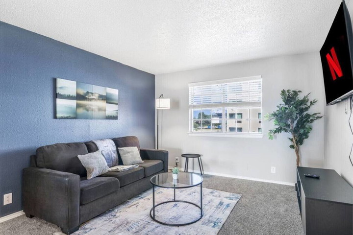 2 Min At&t Stadium Walk | Cozy & Clean 1br Apt - Arlington, TX