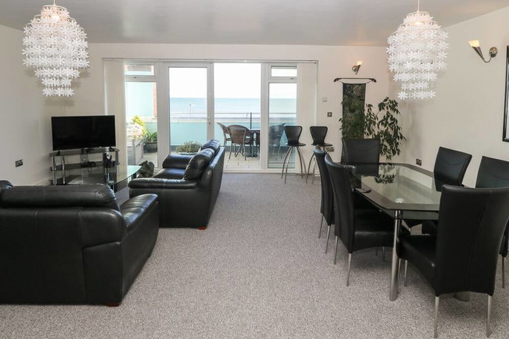 Sea View Apartment, Pwllheli - Pwllheli