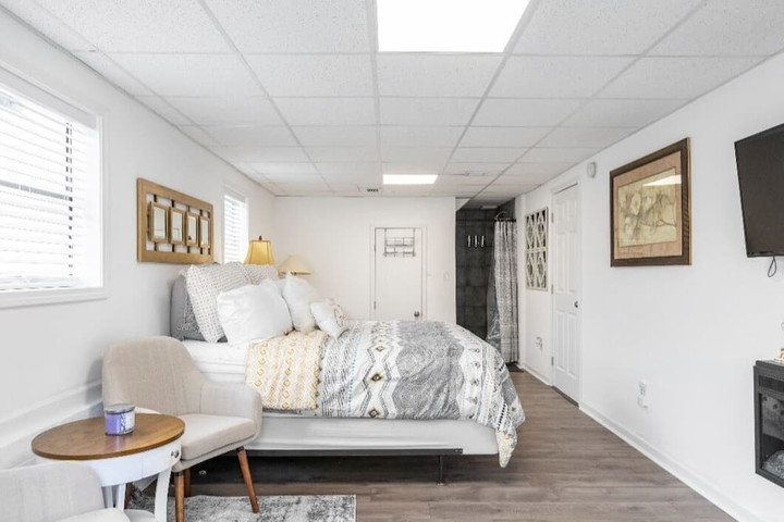 Centrally Located Private Spacious Getaway, Queen Bed And Fast Internet. - Kennesaw, GA