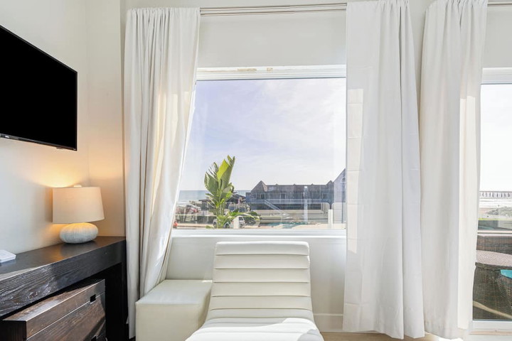 Bright Cayucos Bungalow Steps To Beach & Pier | 3br W/ Shared Firepit Lounge - Cayucos, CA