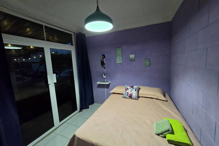 Centrally Located And Private Apartment With Its Own Home Theater With Giant Screen - Santa Ana