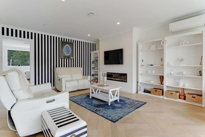 Panoramic Ocean Escape With Deck, Bbq & Sea Views - Matakana