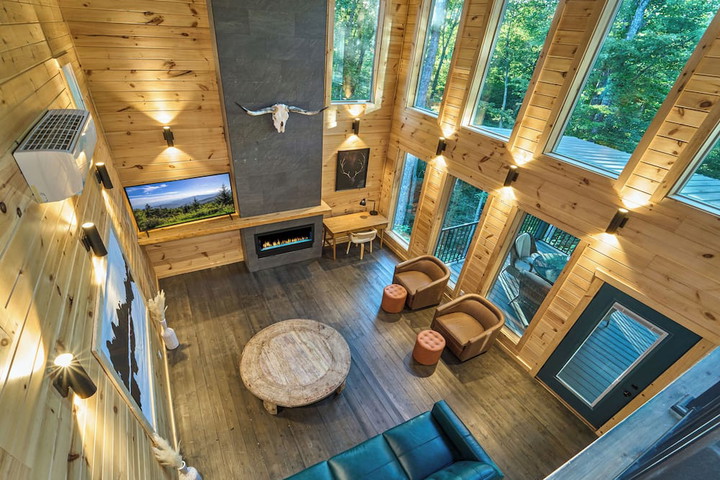 Romantic Indoor Pool Cabin | Private Hot Tub - Gatlinburg, TN