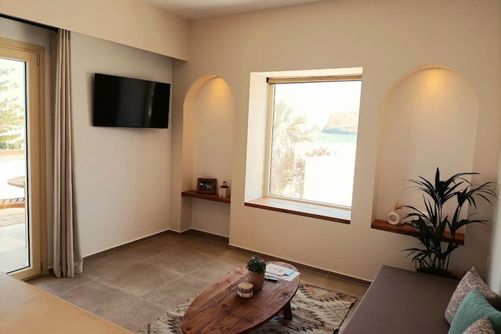 Apartment With Sea View & Plunge Pool (1st Floor) - Milos