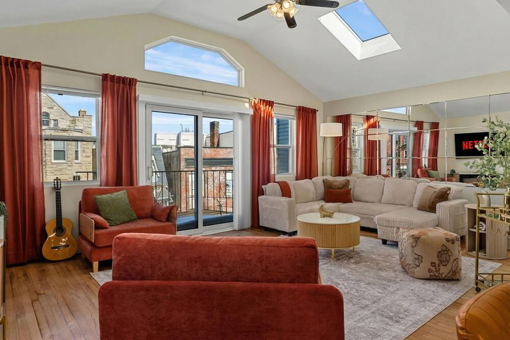 Spacious Jersey City 3br/ Sleeps 14 /Free Parking/ 15 Minutes To Manhattan - Secaucus, NJ
