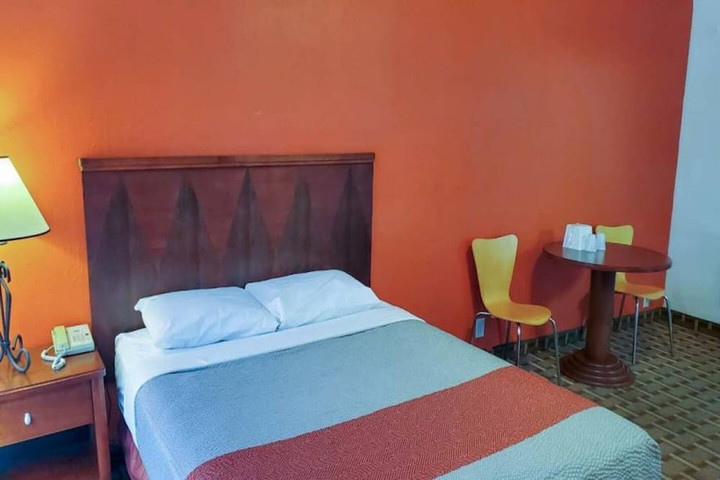 1 King Bed | Non-smoking, Micfridge - Colorado