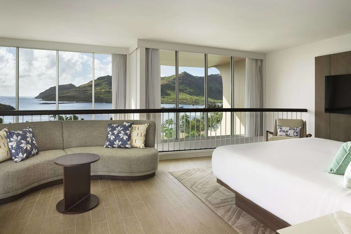Beach Resort With Outdoor Pool & Dining By The Ocean | Oceanfront 1br Suite - Lihue, HI