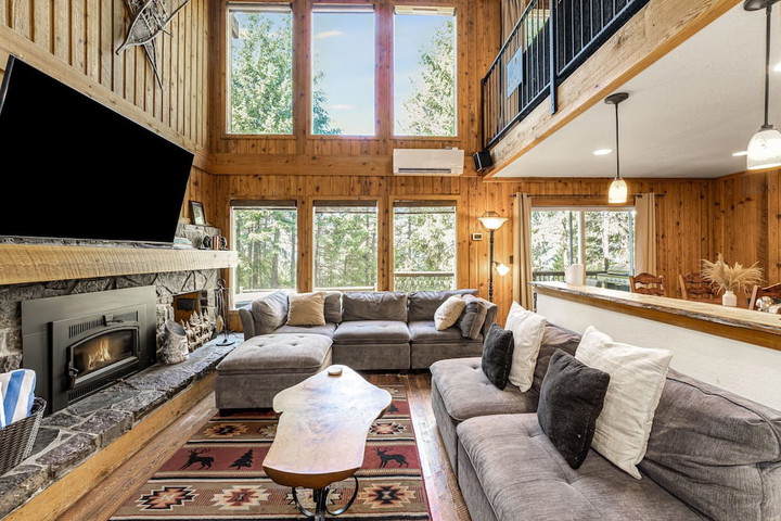 Whitefish Retreat W/ Hot Tub, Pool & Lake Views - Whitefish, MT