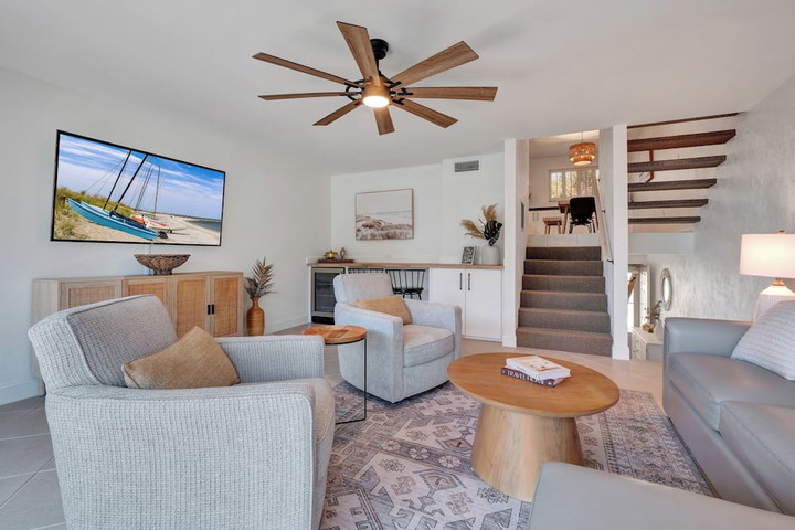 Beachfront Property | 2/2.5 Townhouse | Private Patio | Pool & Beach Access - New Smyrna Beach, FL