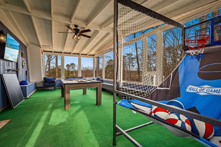 Douglas Lake Cabin W/ Hot Tub, Golf & Marina Views - Dandridge, TN