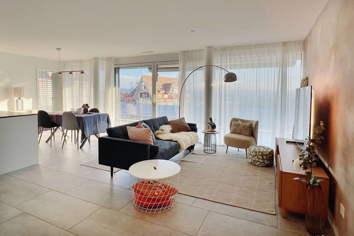 Soleil House - Family-friendly Apartment With Amazing Lake View In St Blaise - Neuchâtel