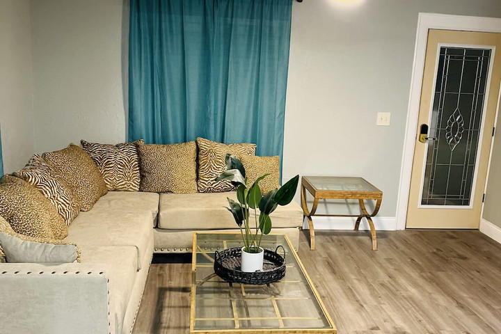 Promo Now: 3bdrm Fruit Tree Home Near Downtown Orlando - Orlando, FL