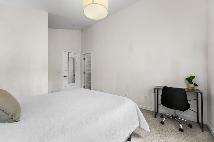 Cozy Midtown Cabin Walk To Downtown Pet Friendly - Sparks, NV