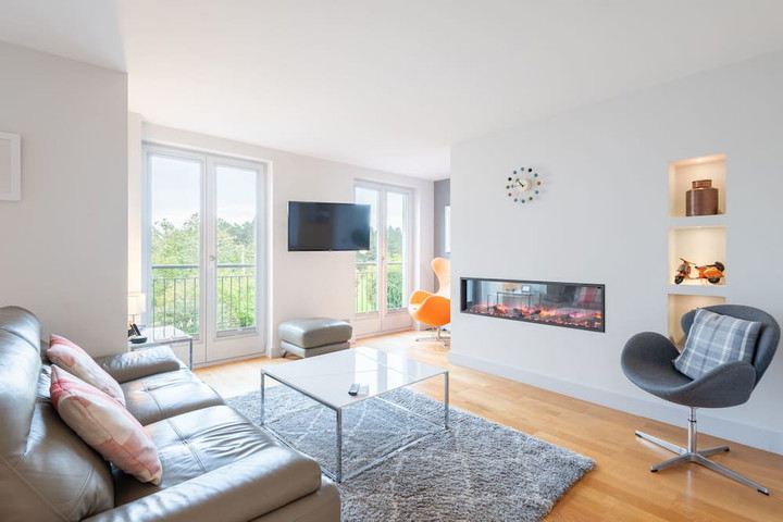 Luxury Home | Heart Of  Town | Parking | Juliet Balconies Overlooking Park - Saint Andrews