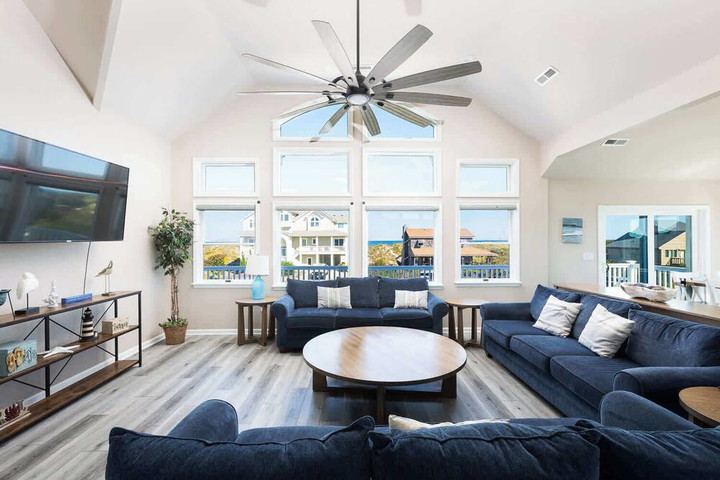 Gorgeous Semi-oceanfront Home In Whalehead - Corolla, NC