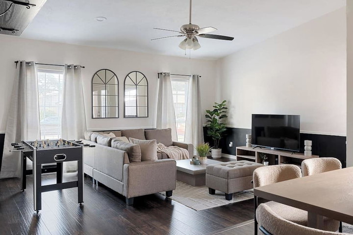 Serene Stay Near Lewisville Lake & Topgolf W/ Pool - Lewisville, TX