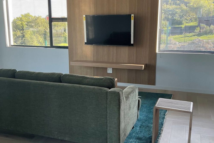 Enjoy A Relaxing Getaway In Our New Luxury Apartment, Central To Most Amenities - ステレンボス