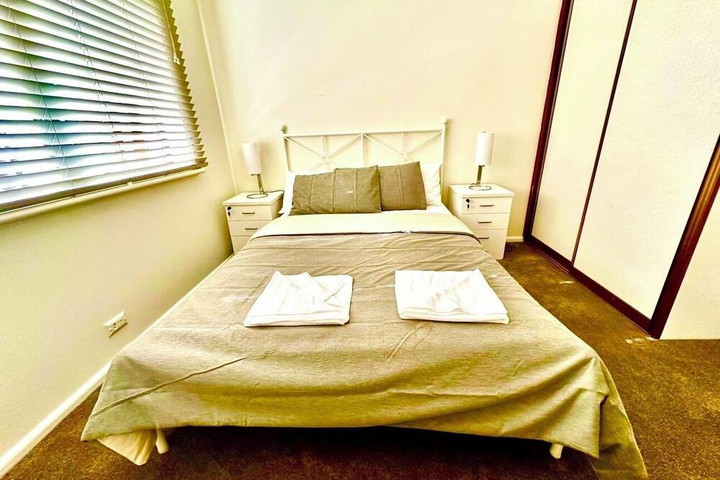 5 Mins To Largest Park, 2 Mins To Highway & Mall. Quality Home, Pet-friendly. - Notting Hill