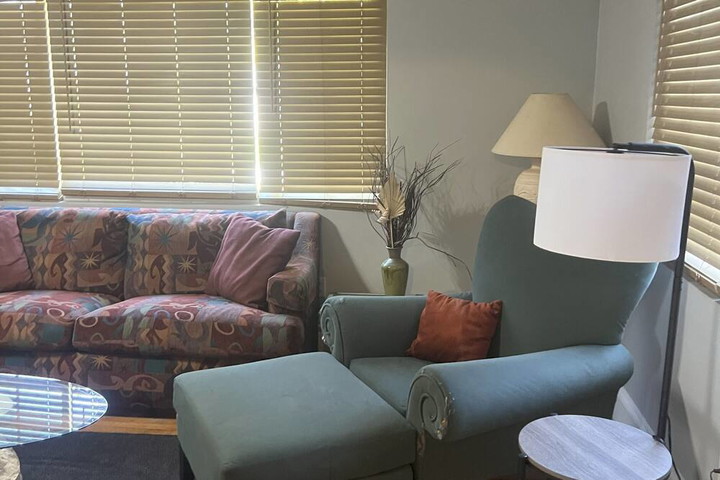Charming 2-bedroom House In Greenwood Within A Block Of Hospital And Hospice - Greenwood, SC