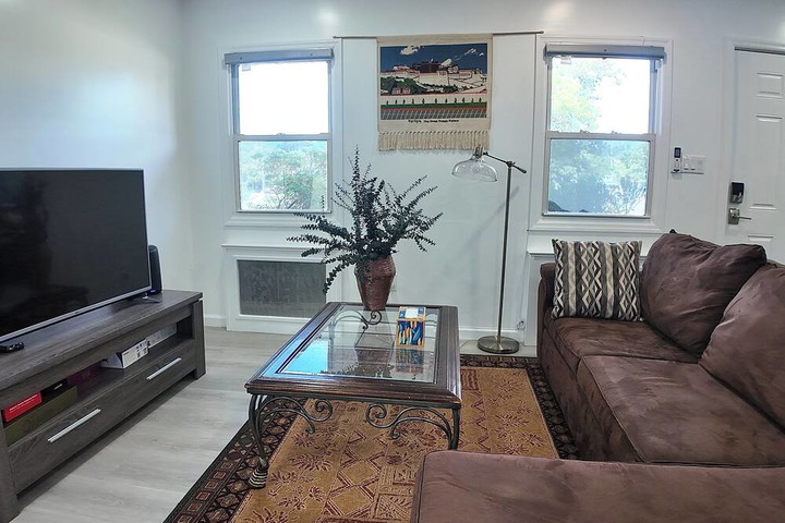 Sunny House In Queens · Entire Home · Private Parking - Garden City, NY