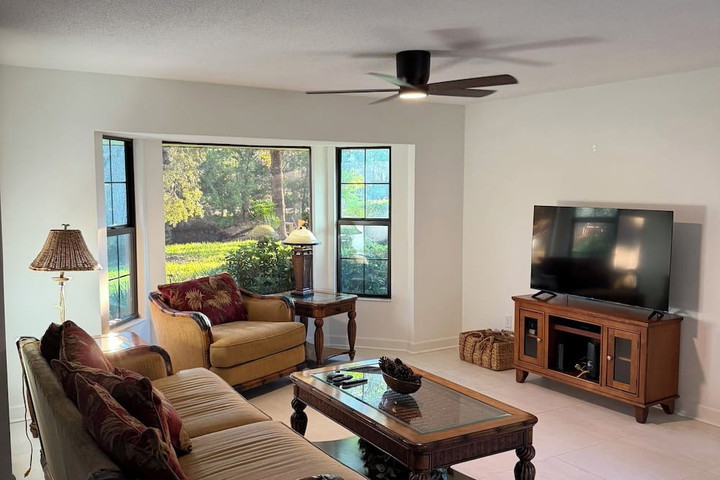 Winter Escape On The Water In Crystal River - Crystal River, FL