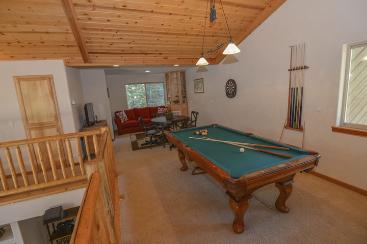 Kantor's Hideout: Ample Td Home With Private Hot Tub, Pool Table, Walk To Trails - Donner Lake, CA