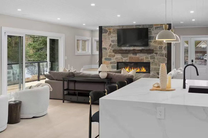 Charming Riverside Retreat In The Heart Of Huntsville - Huntsville