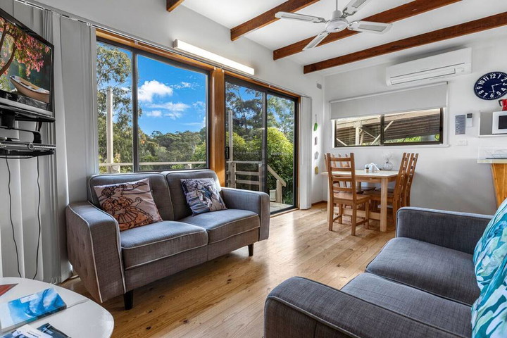 Jetty View - Lorikeet Cabin: Feel A Sense Of Nature In This Rural Environment - Lakes Entrance