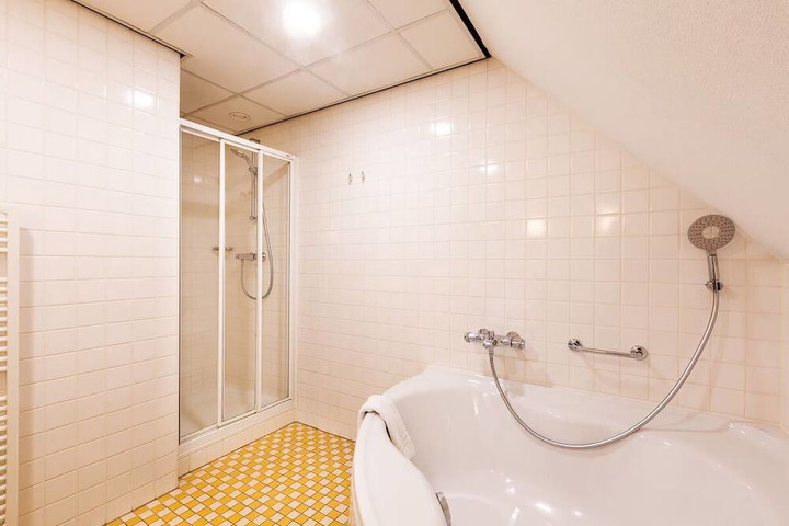 Unwind In Zeist With On-site Pool, Dining, Free Parking, And A Peaceful Ambiance - Zeist
