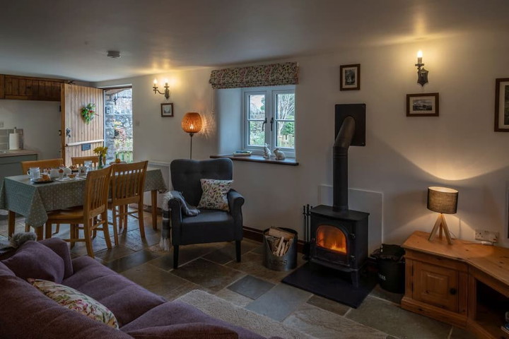 Wavering: A Charming Home In Axbridge - Cheddar